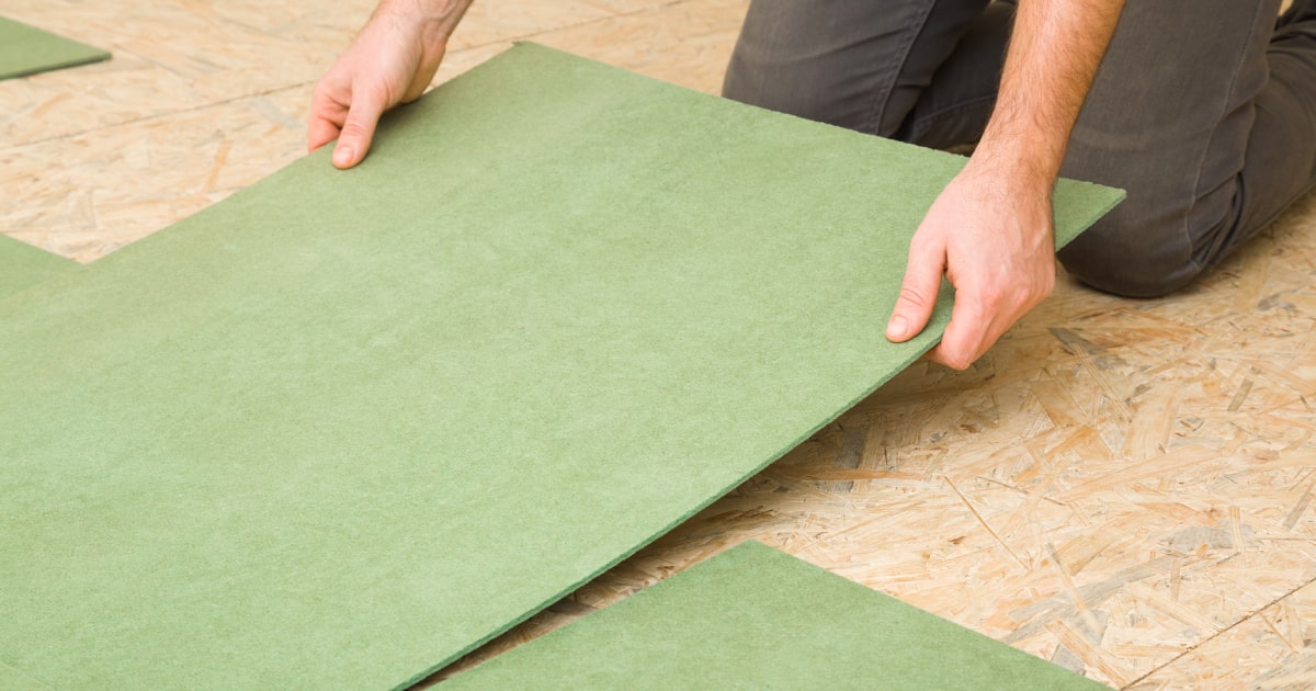 ᐅ Isolation du sol : Techniques, matériaux et tarifs en 2025